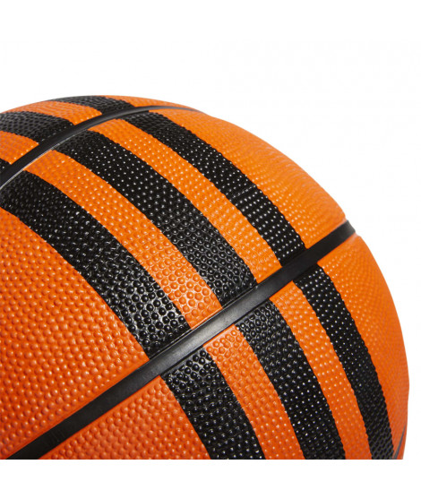 BALÓN ADIDAS DE BÁSQUET DE CAUCHO X 3 TIRAS Nº5 HM4970