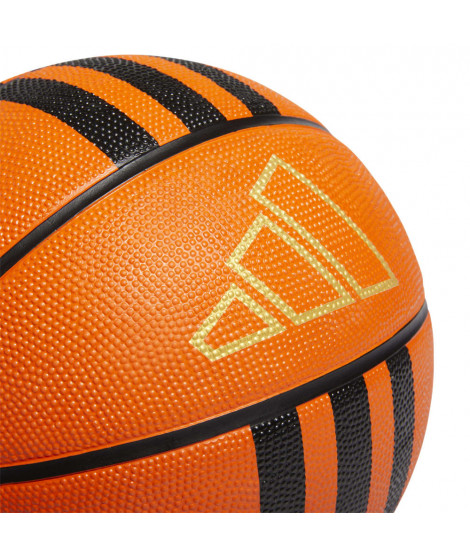 BALÓN ADIDAS DE BÁSQUET DE CAUCHO X 3 TIRAS Nº6 HM4970